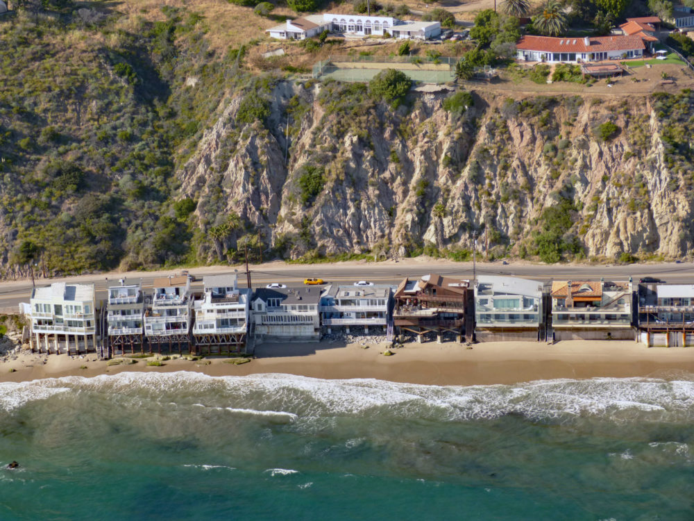 Oceanfront and Beachfront Homes in Malibu